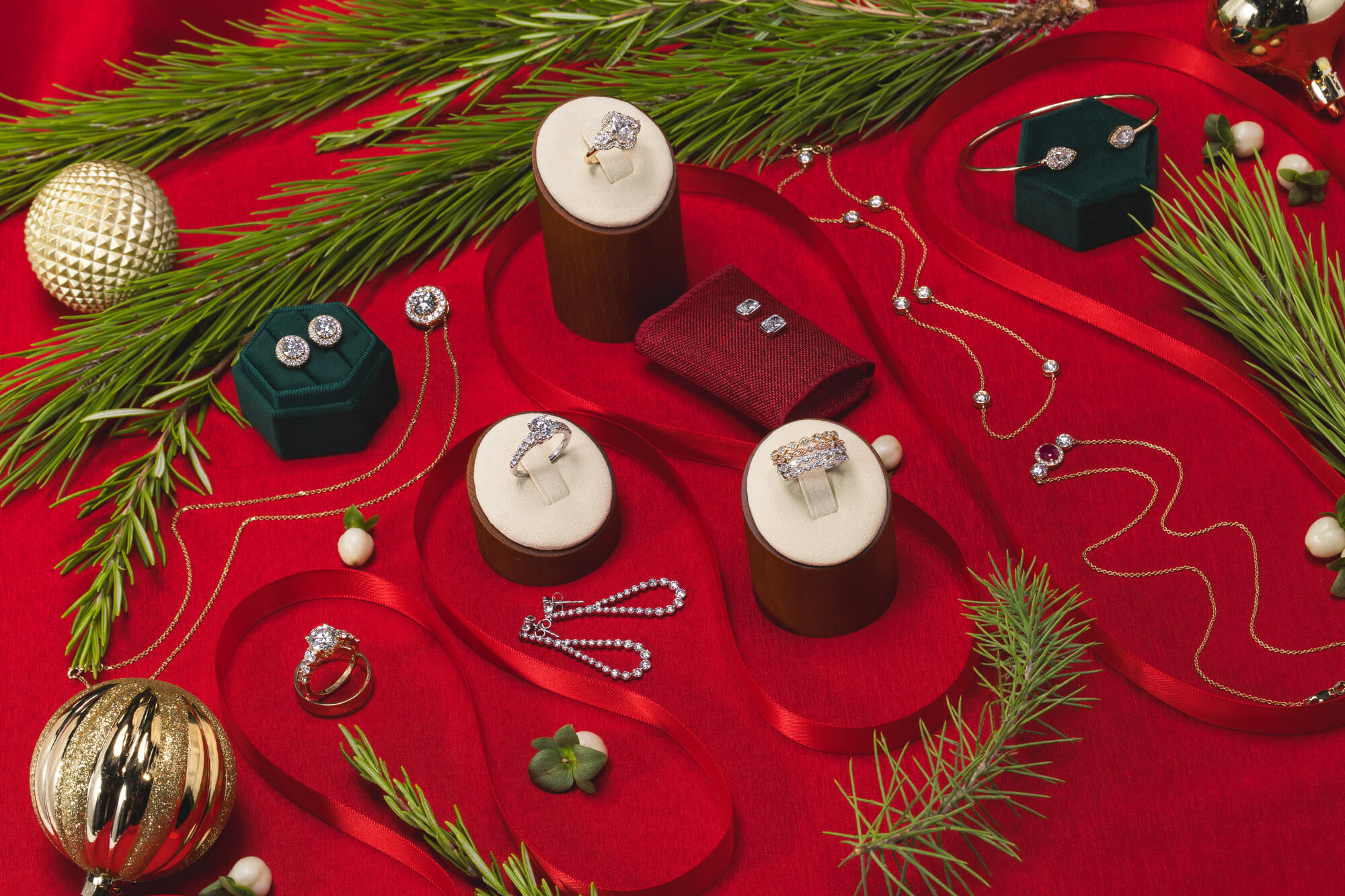 The DeVons 2025 Holiday Gift Guide - Devons Jewelers