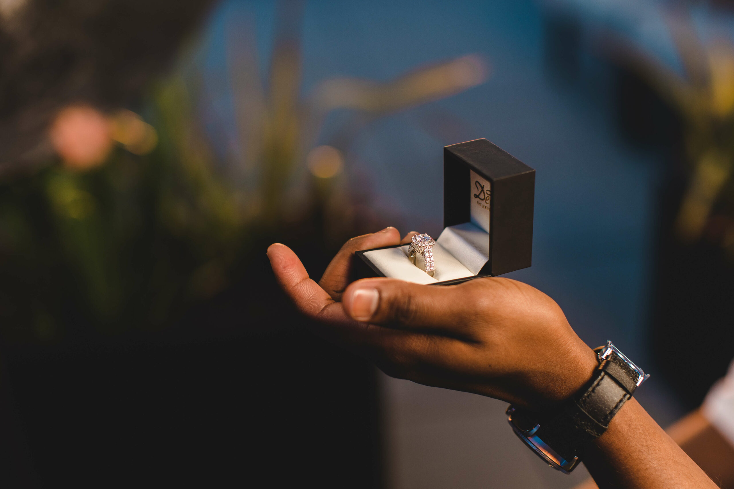 How to Propose: Tips from DeVons - Devons Jewelers